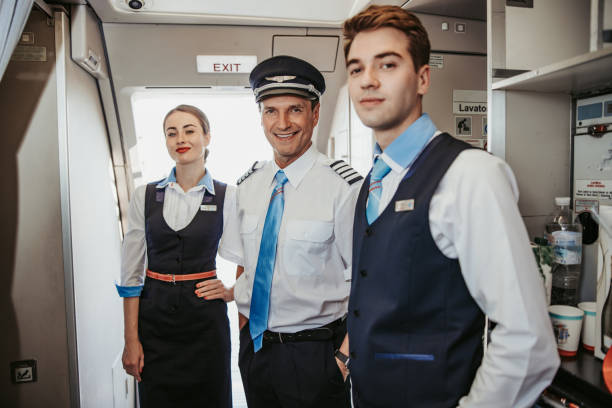 Les Défis du Métier de Steward/Hôtesse de l'Air : Entre Ciel et ...